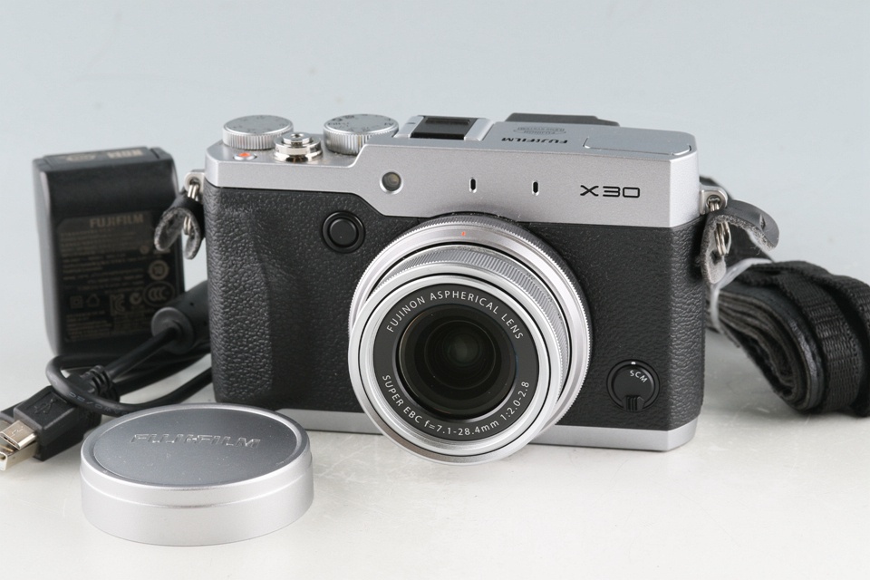FUJIFILM Fujifilm X30 Digital Camera #53858E5 イロハスショップ：カメラファン | 中古カメラ ...